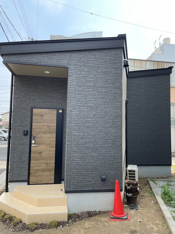 【新築一戸建て】瓦町駅から徒歩3分/敷地内1台駐車可/ゲスト定員2～4名/栗林公園徒歩２０分 - Takamatsu