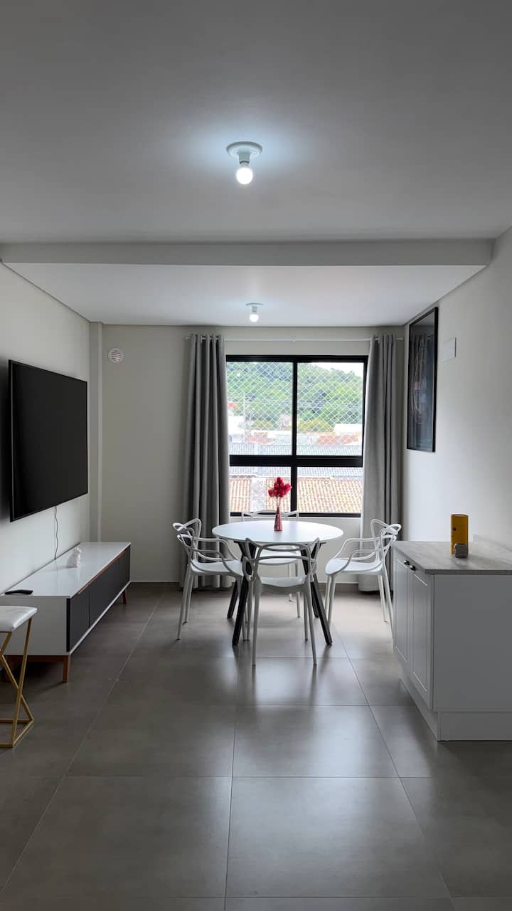 Apartamento 2 Quartos 100% Novo | Móveis Completos - Santo Amaro da Imperatriz