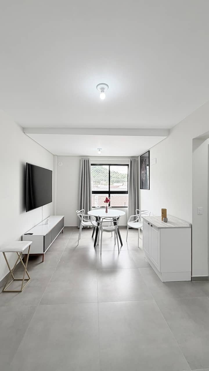 Apartamento 2 Quartos 100% Novo | Móveis Completos - Santo Amaro da Imperatriz