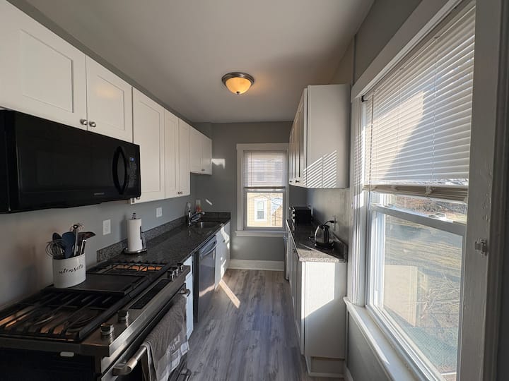 Spacious Norwood Stay • 8 Mi To World Cup Stadium - Norwood, MA