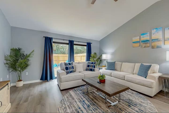 Cozy 2br/2ba Pet Friendly Home-close To Beaches - Navarre, FL
