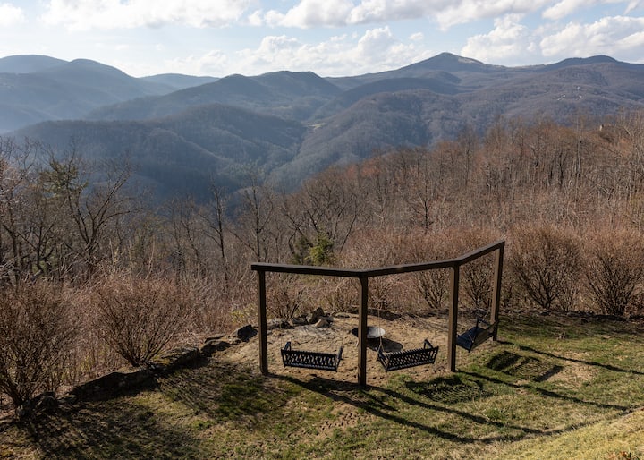 Romantic Luxury Retreat With Views And Waterfalls! - Chimney Rock, NC