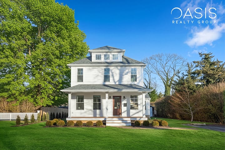 Bellport Village Getaway - Bellport, NY