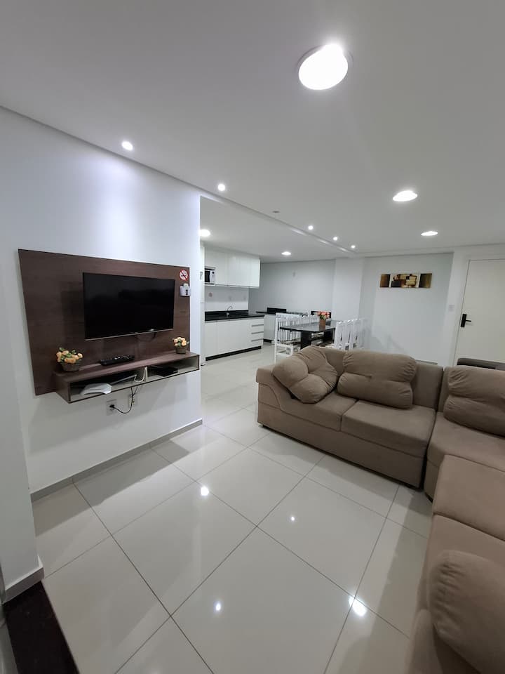 Apto Com 2 Vagas De Garagem/ Centro Do Balneário. - Piratuba