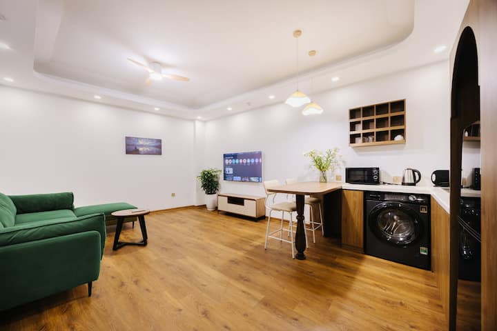 Căn Hộ 1 Phòng Ngủ Quyến Rũ Trung Tâm Tây Hồ 55m2 - China