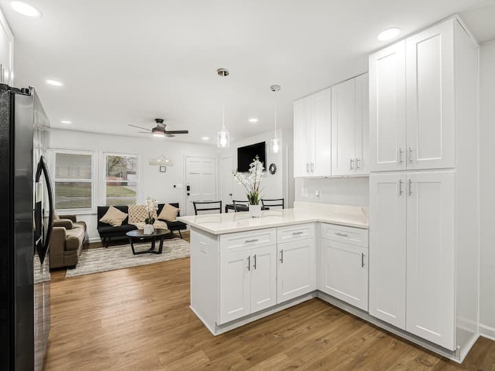 Peaceful Cozy Retreat –Minutes From The Airport - Riverdale, GA