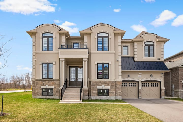 Blue Mountain Escape | Luxury 9b/4.5b Estate Home! - Wasaga Beach