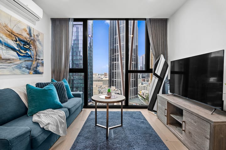 Sky High Luxury Retreat 2br Cbd + Pool & Sauna - Melbourne