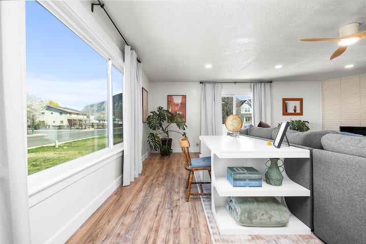 Mountain View Manor | Yard + Bounce House - Provo, UT