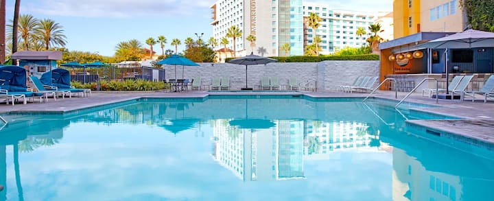 Anaheim 2bdr Twin Apartment With Resort Amenities - Anaheim, CA