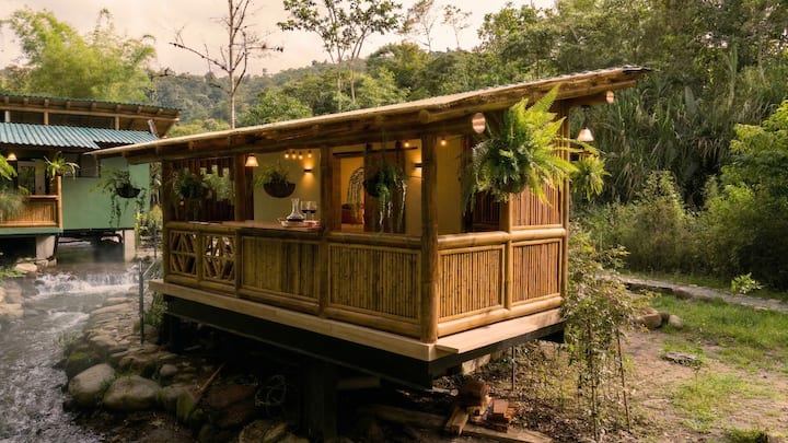 Fogo | Cabaña Romántica Con Jacuzzi Frente Al Río - Santo Domingo de los Tsachilas