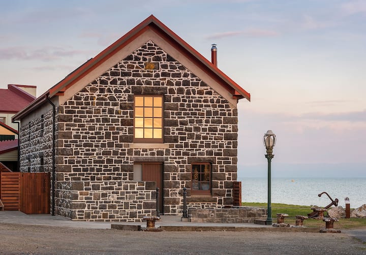 Bond Store Two Bedroom On The Waterfront Stanley - Stanley