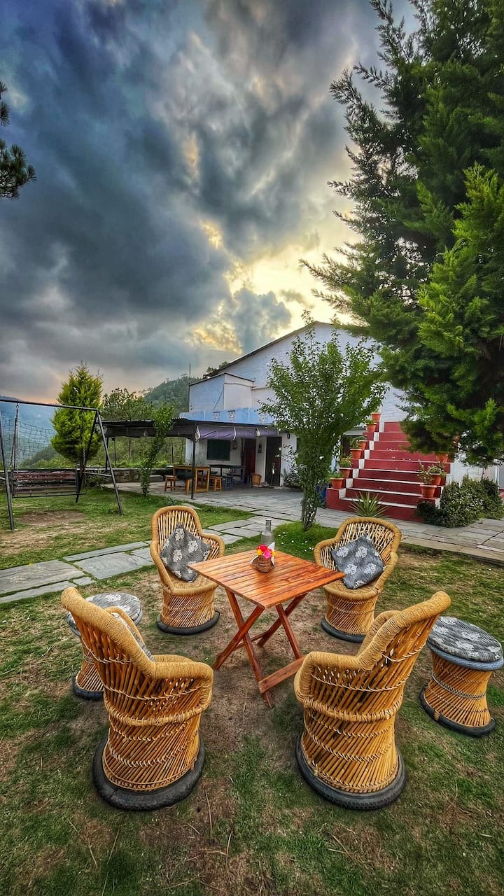 5br Homestay W/ Mountain Views & Bonfire, Uk - Almora