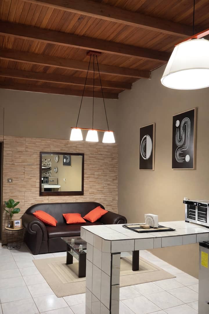 Casa Chloe
A 5 Minutos Del Aeropuerto - Alajuela
