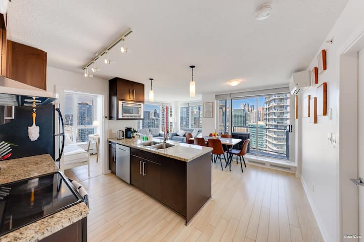 Downtown 3br Oasis | Steps To Skytrain & Arena - Vancouver