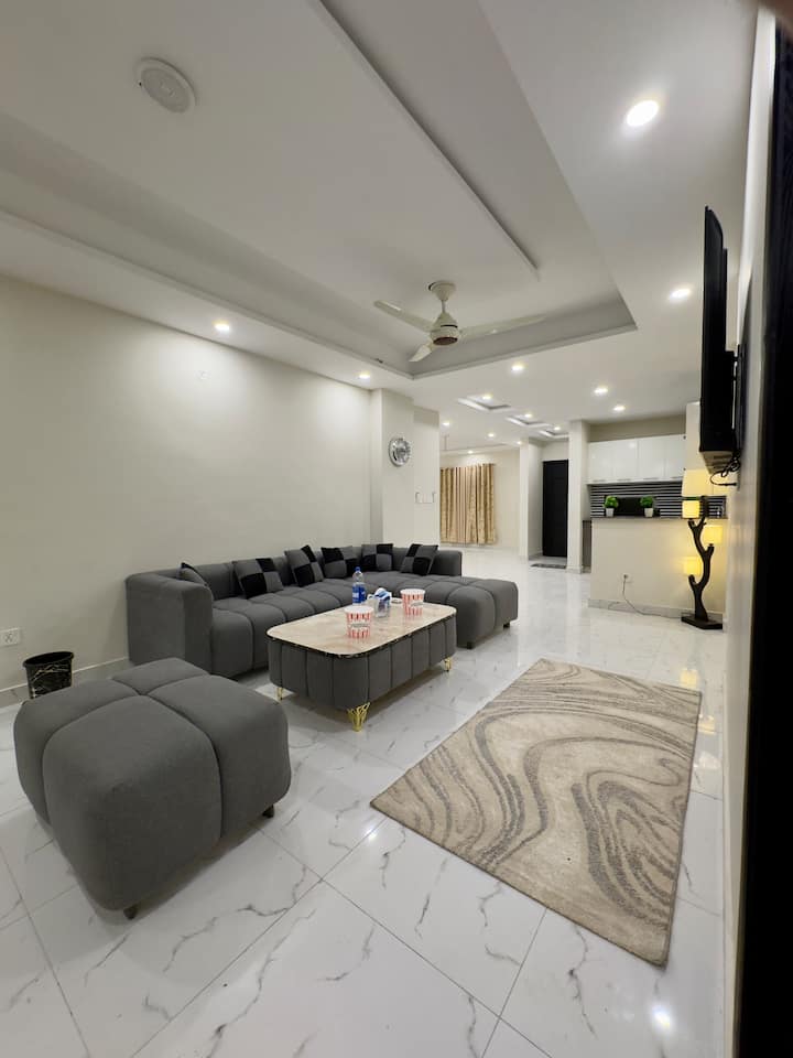 Luxury 3bhk Apartment F-18 | Near Airport | Isb - Pakistán