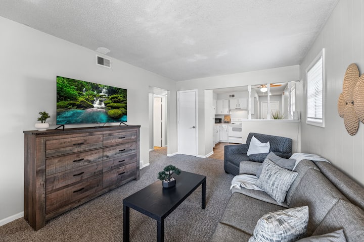 Independence Apartment For 4 Near Kc Stadiums - Independence, MO