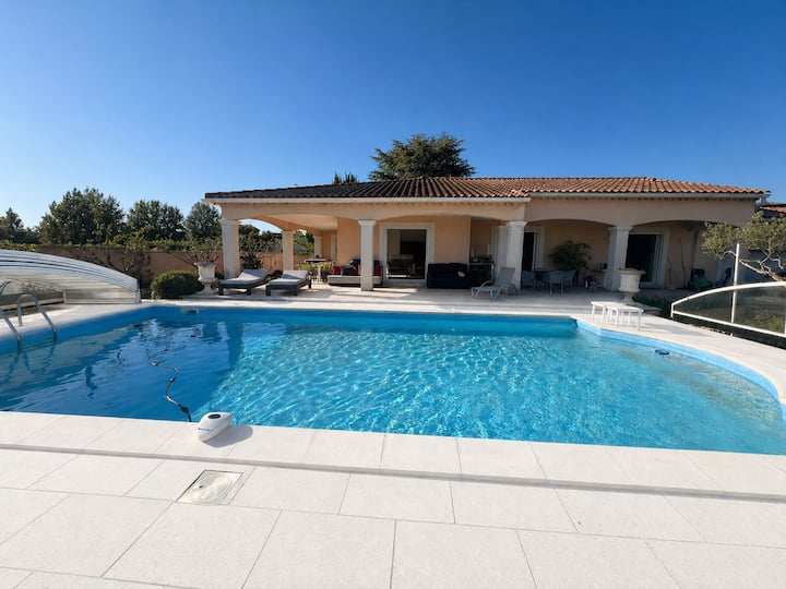 Gîte Plain Pieds, Piscine, Jacuzzi, En Provence - Eygalières