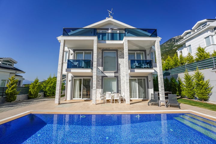 Oludeniz De 4 Odalı Havuz Villa Ucar J - Ölüdeniz
