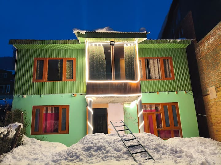 Homestay By Lidder River, Kitchen Access, J&k - Pahalgam