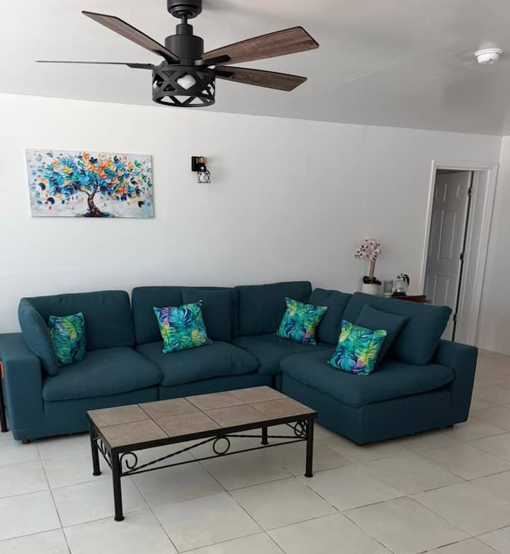 Lacasa Orchid | Walk To Beach, 5 Min To Hamilton - Bermuda