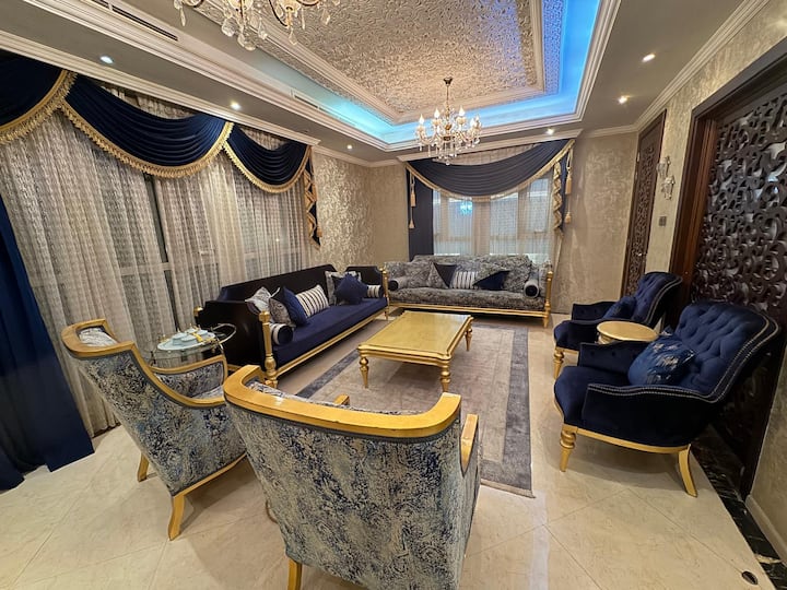 Luxury Royal Villa With 7 Master Suites - Sharjah