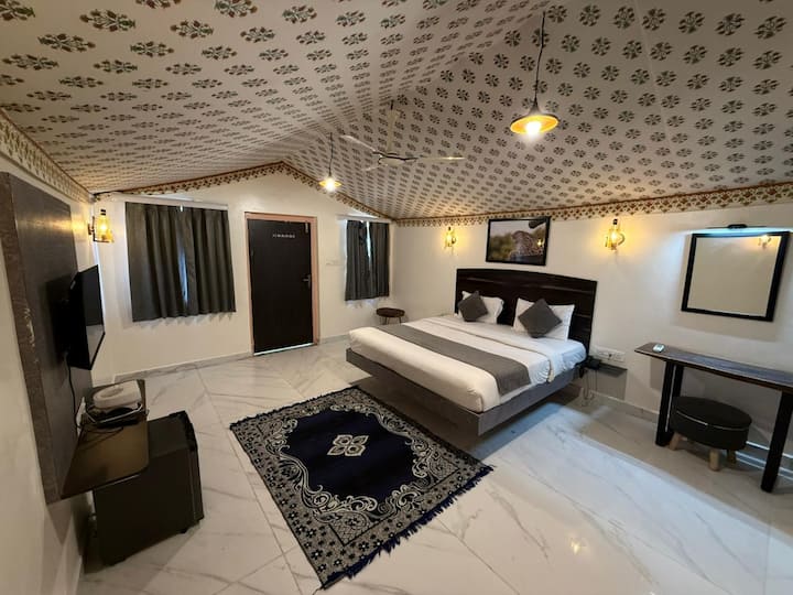 Plunge Pool Room–chandraprabha Sky Jawai Resort - Falna