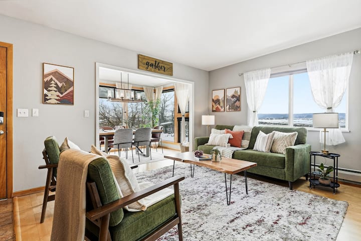 Beautiful Castle Rock Home With Breathtaking Mountain Views ! - Castle Rock, CO