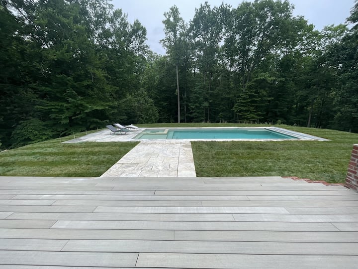 Elegant Retreat Near Vineyards | Pool & Gym - Charlottesville, VA