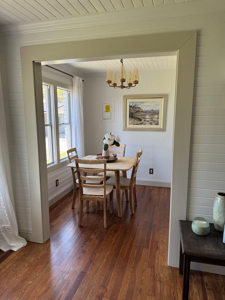 Cozy Cottage - Tallahassee, FL