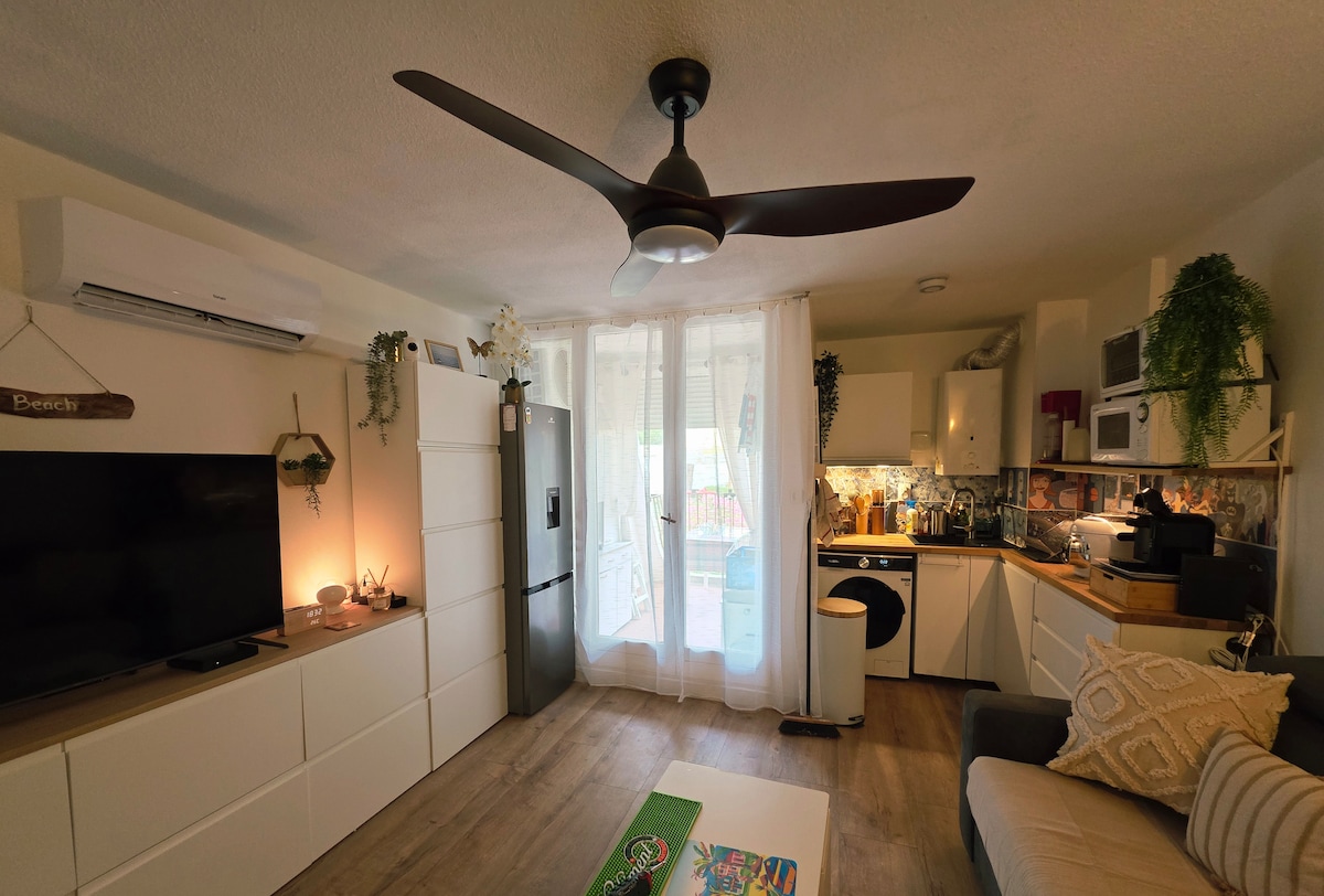 Studio cabine 4 pers - Condominiums for Rent in La Grande-Motte ...