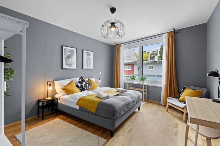 Balcony Apartment I On-site Parking 19,90 Per Day - Viena