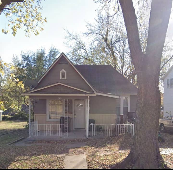 Historic Home Near World Cup Stadium – Sleeps 6+ - Leavenworth, KS