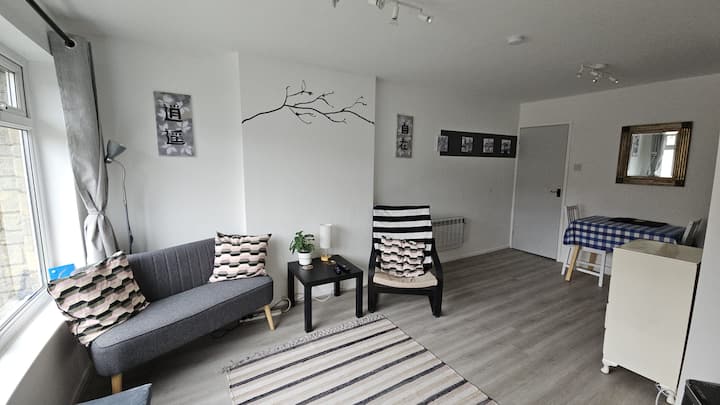 Ilkley Flat With Best View Of The Moors - Ilkley