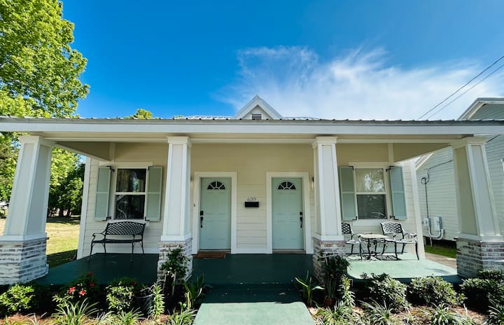 Coastal View Cottage | Walk To Beach - Biloxi, MS