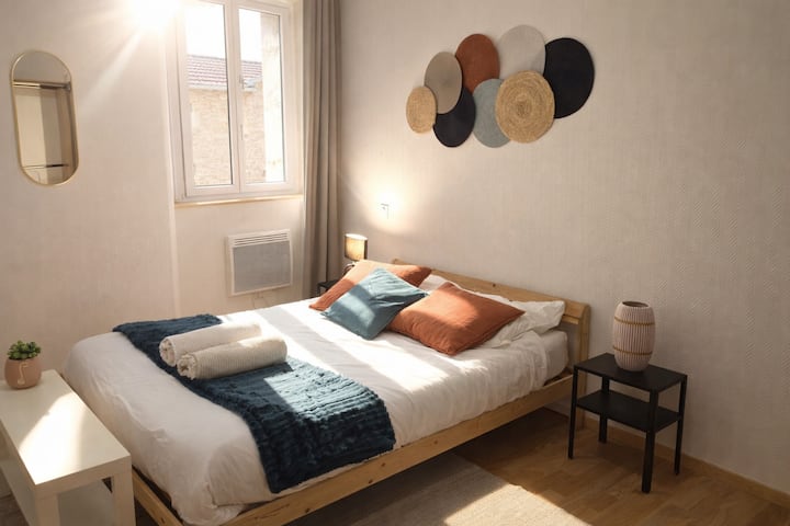 La Clé De Cé - T2 Centre Meximieux, Calme & éQuipé - Pérouges