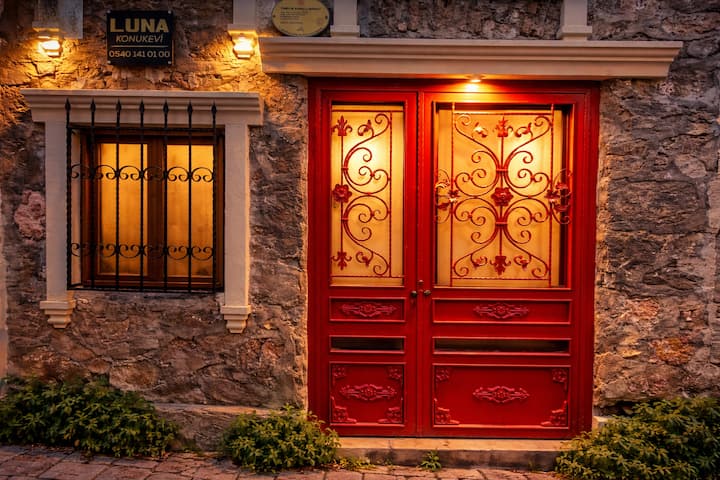 Ayvalık Merkezde ÇArşı İçInde Loft Taş Rum Evi - Ayvalık