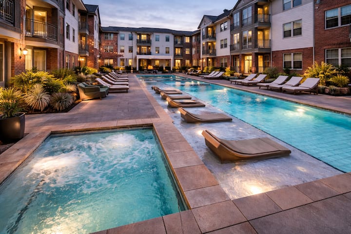 Premium 1br Getaway | Pool, Gym, Free Parking - Fort Worth, TX