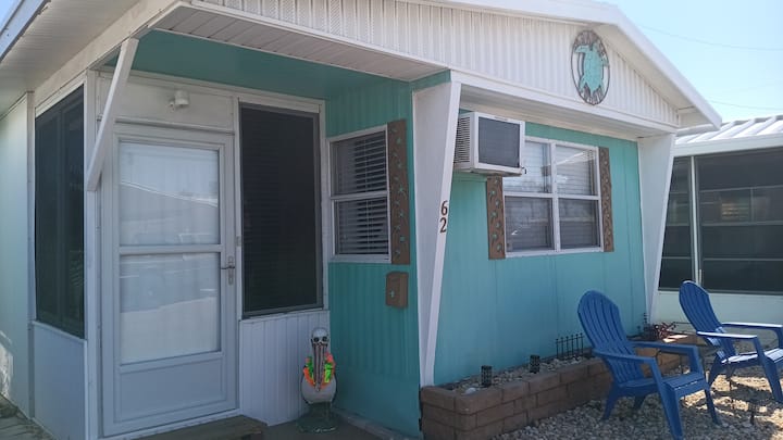 Paradise Found In Our Cozy Home On Anna Maria - Holmes Beach, FL