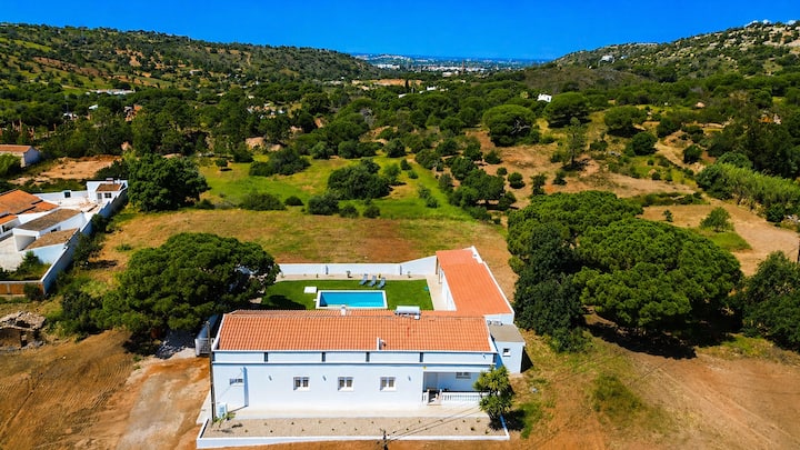 Villa Com Piscina Perto D'albufeira - Algarve