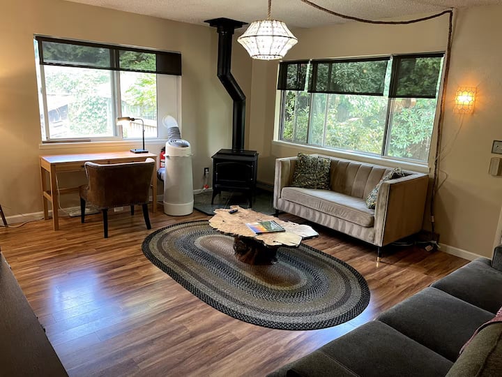 Springwater Retreat: Relax In Quit Comfort - Portland, OR