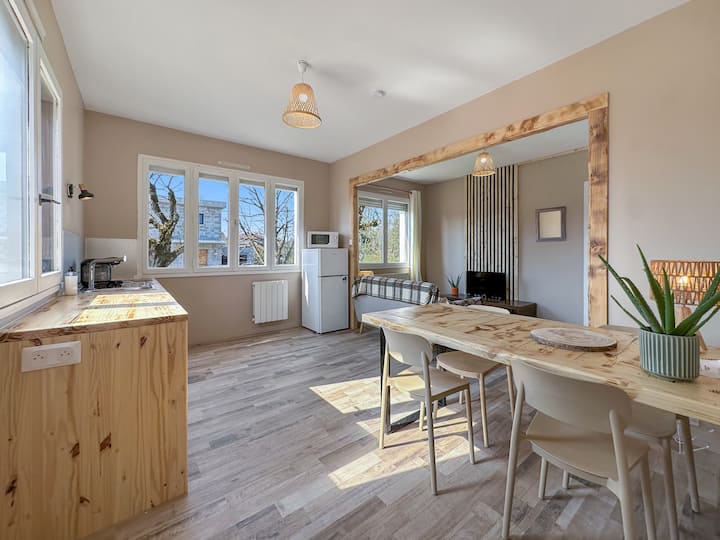 Le Nid De Mamie - 2 Pers - Parking - 30 Mns Lyon - Pérouges