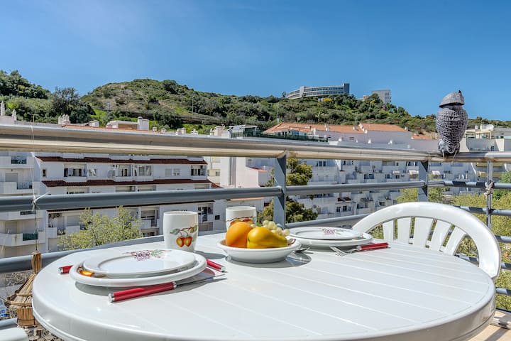 T2 Baixa De Albufeira - Varanda, Ac, Parking - Albufeira