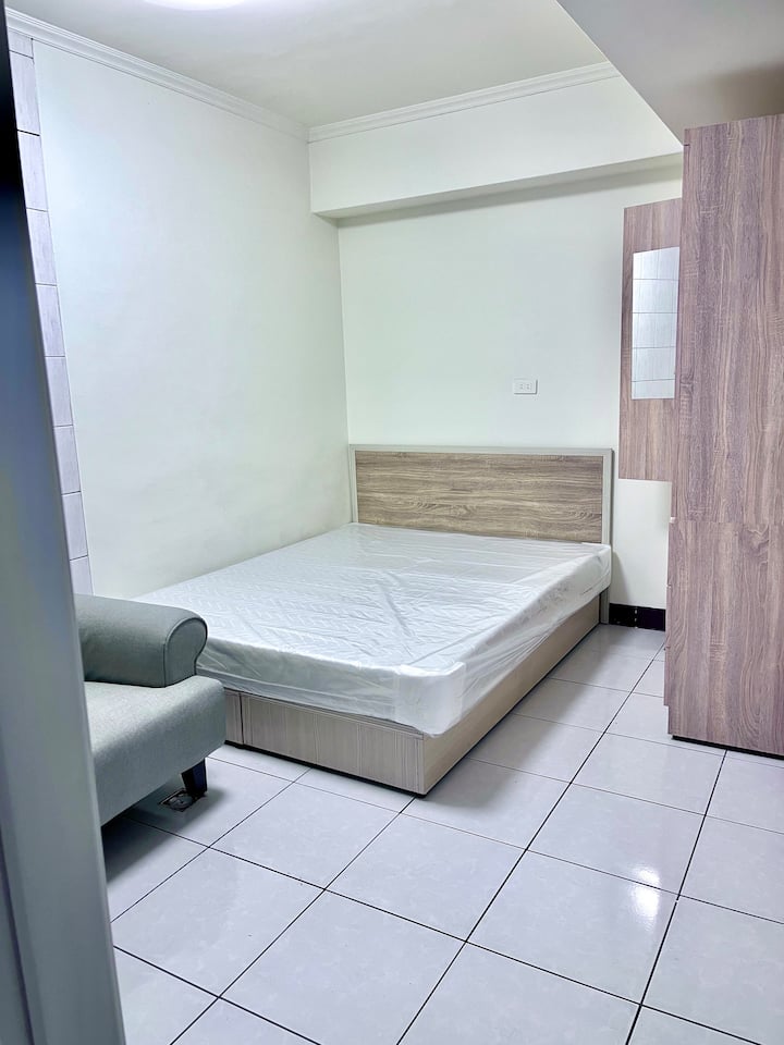 中和南勢角優質社區套房，近捷運夜市超市，有Vip中心及花園，只可月租，最少一個月 - New Taipei City