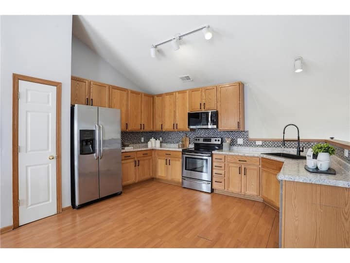 A Short-term Stay - Eden Prairie, MN