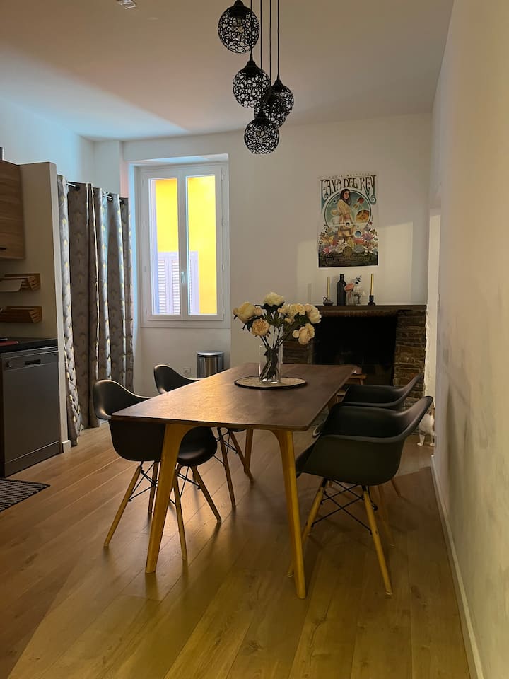 Appartement Plein Centre Avec Parking - Bastia