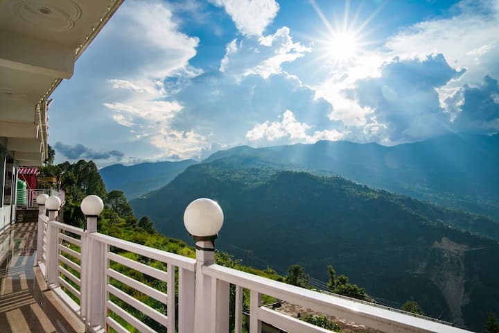 Himalayan Homestay W/ Mountain Views, Uttarakhand - Chopta
