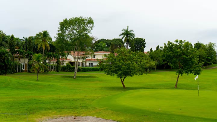 Luxury 3br Pool, Spa & Golf Resort Near Canal 502 - Panama City