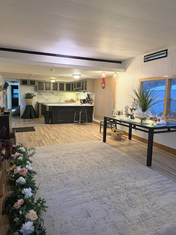 Freshly Remodeled, Cozy, Spacious. 2 Beds, 1 Bath - Lexington, KY