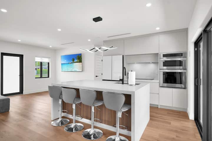 Luxury Gated Home W/patio + Bbq | 1 Min To Stadium - Miami